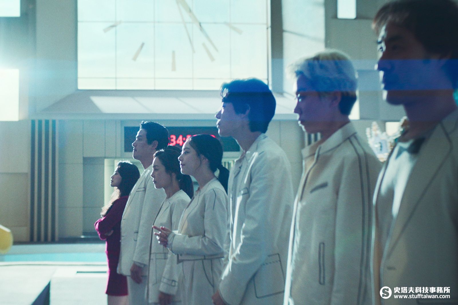 Netflix韓劇《The 8 Show》8個人被困在8層大樓的神秘遊戲，再度挑戰人性的真實與黑暗 – 史塔夫科技事務所