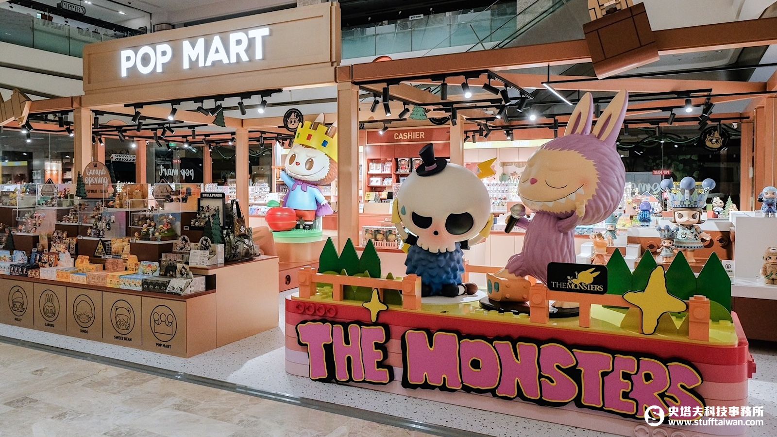 POP MART台南南紡店打造「LABUBU風格店」LABUBU JAAR、LABUBU LIL限定開賣 – 史塔夫科技事務所