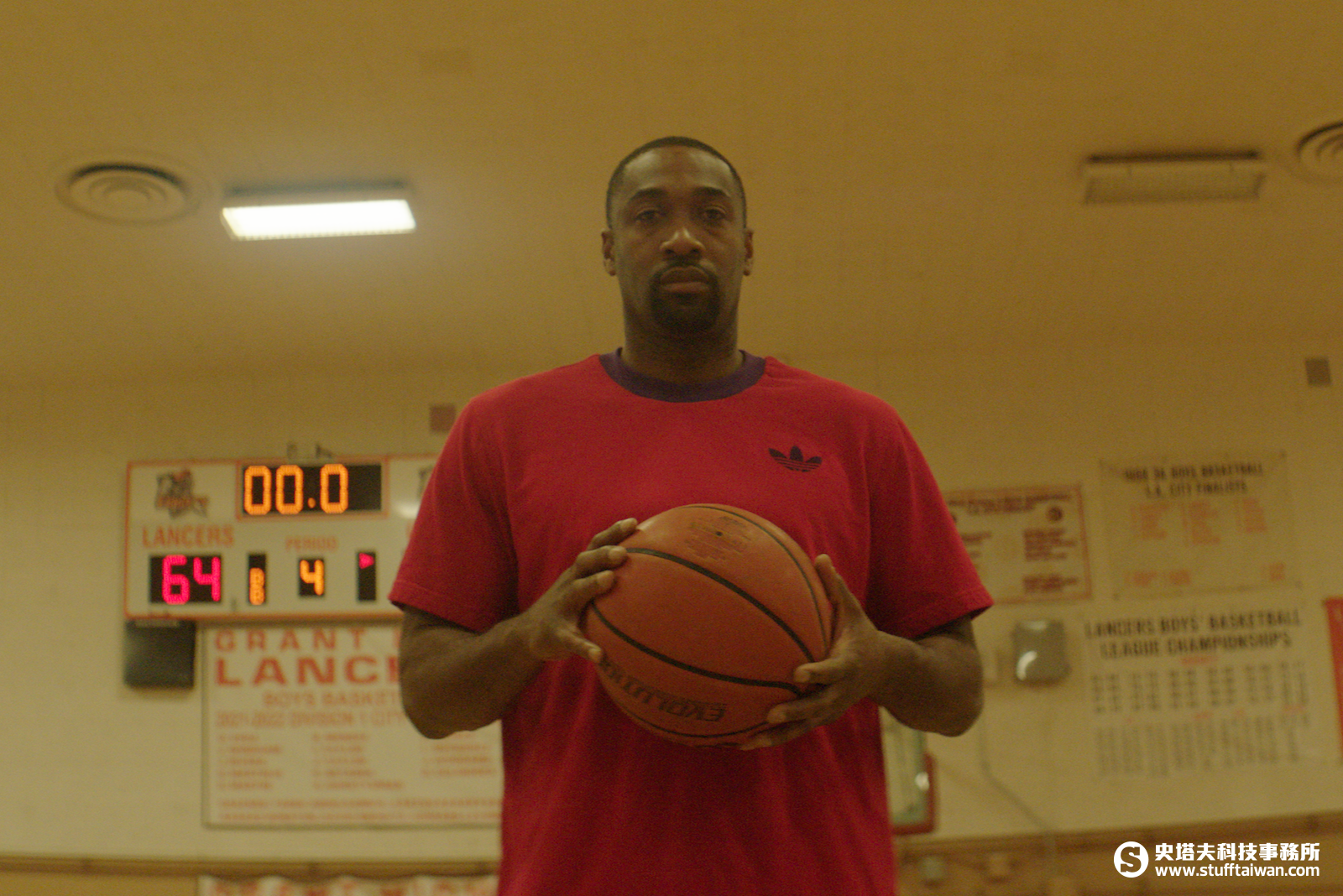 Netflix紀錄片《體壇祕話：槍狂後衛》一場賭局如何引爆NBA更衣室危機？ – 史塔夫科技事務所